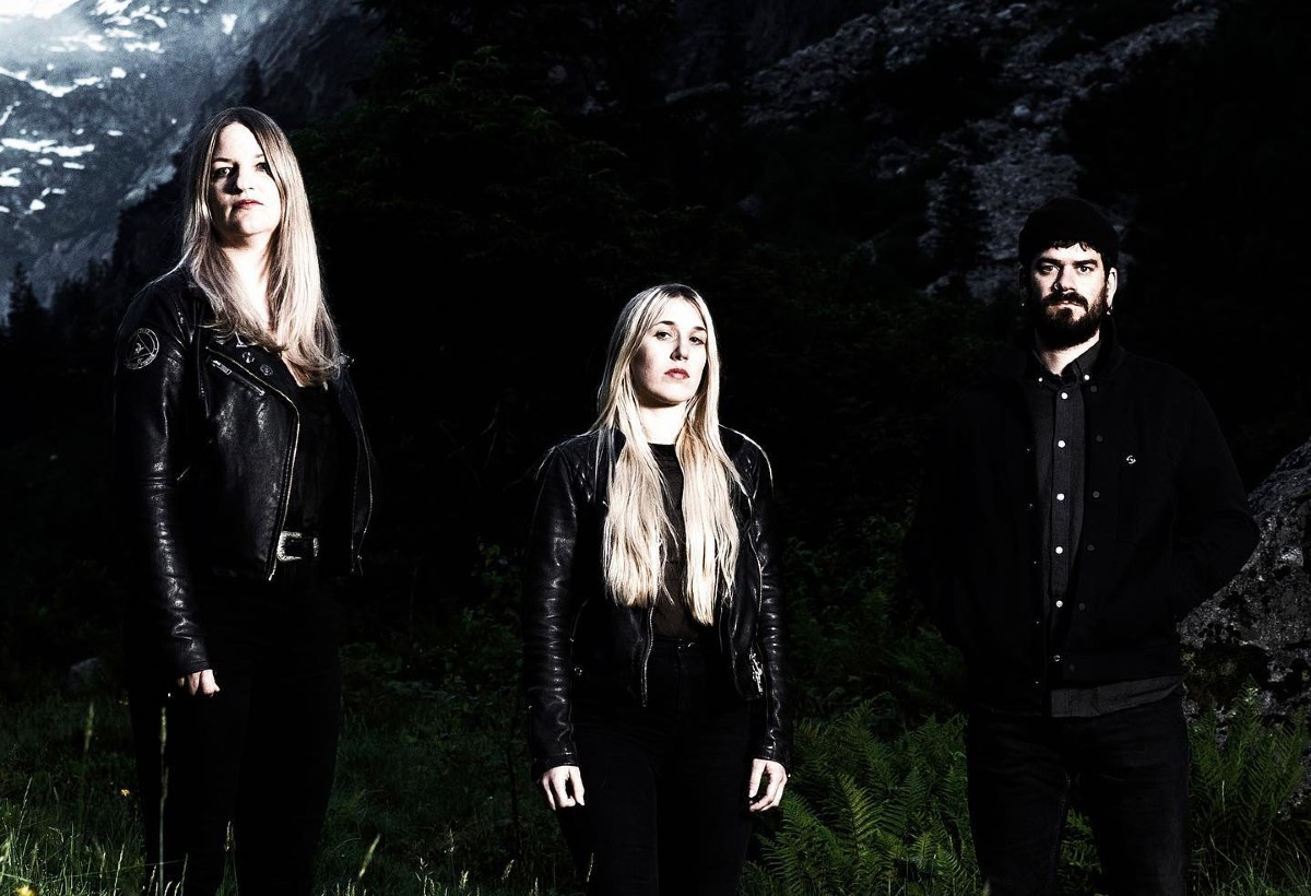 E-L-R premiere a music video for the first single »Fleurs Of Decay ...