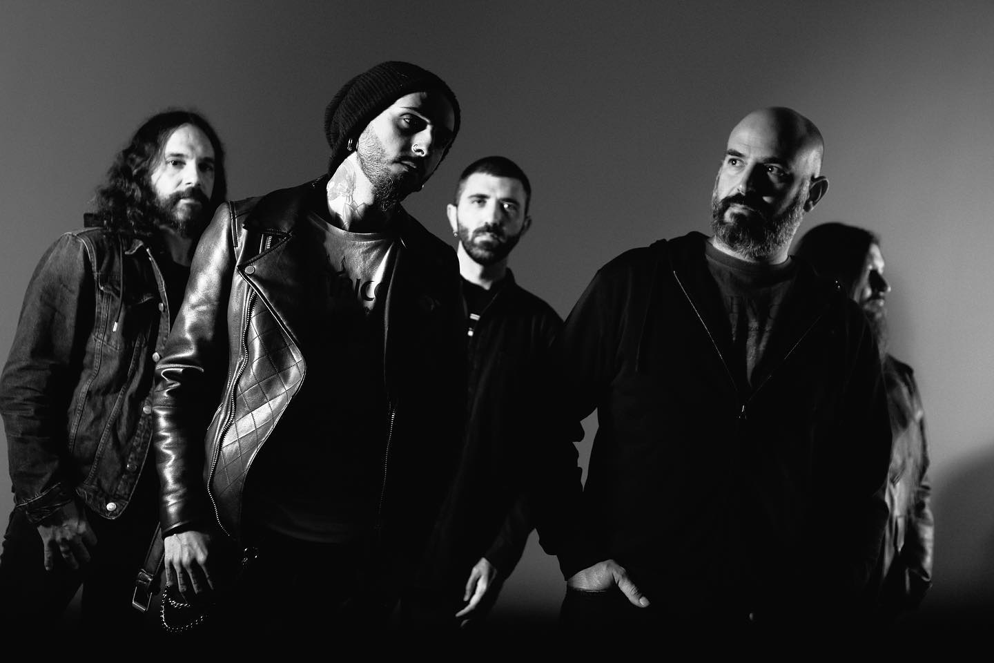 Evadne drops new music video for the fourth single »Shadows« taken from ...