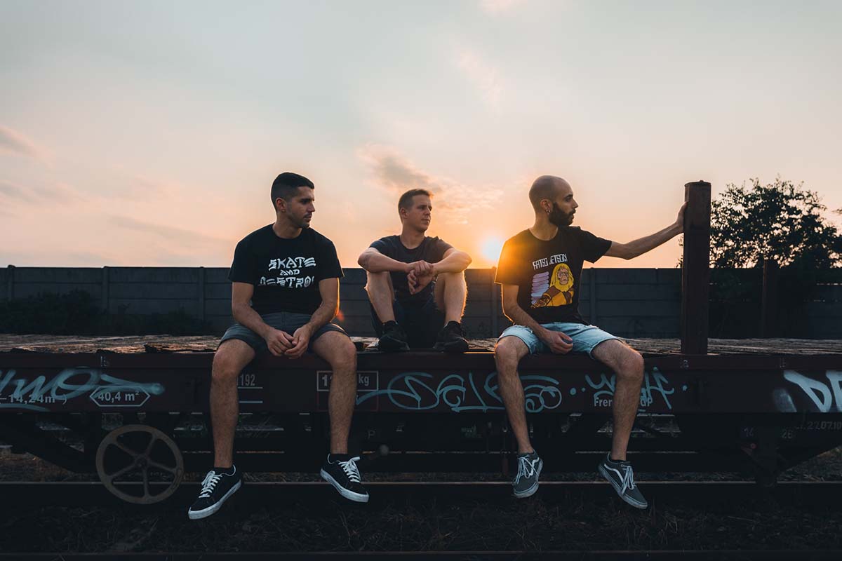 Italian noise rockers Flying Disk premiere the first single ...