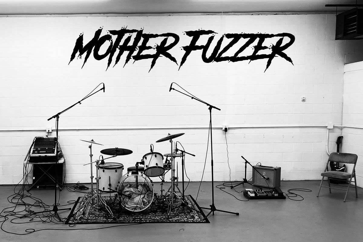 US desert rock/fuzz rock duo Mother Fuzzer stream their debut album ...