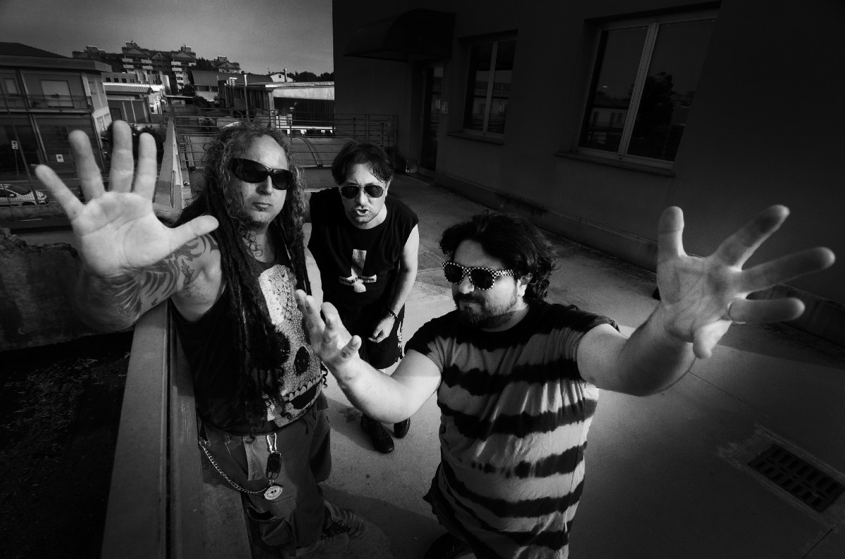 Italian grunge/alternative rock trio Little Pig sign with Wormholedeath ...