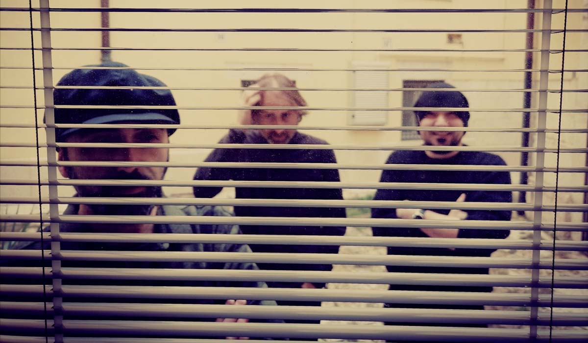 Italian heavy blues/desert rock trio Rainbow Bridge announces new album ...