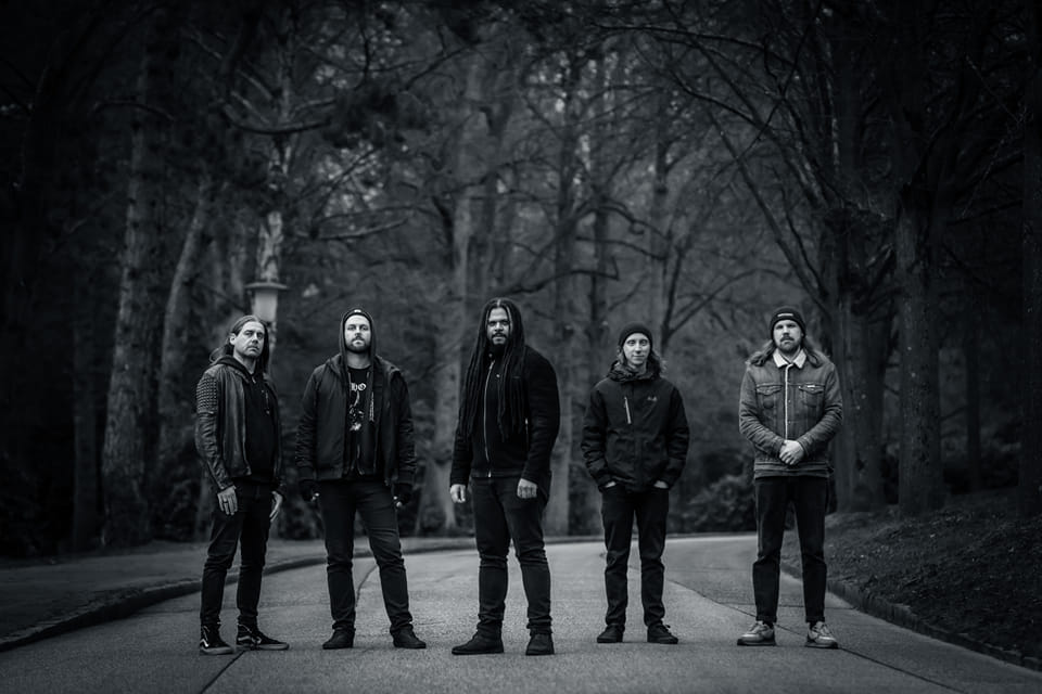 German post-metallers Heretoir unveil new single »At Dusk« feat. Emily ...