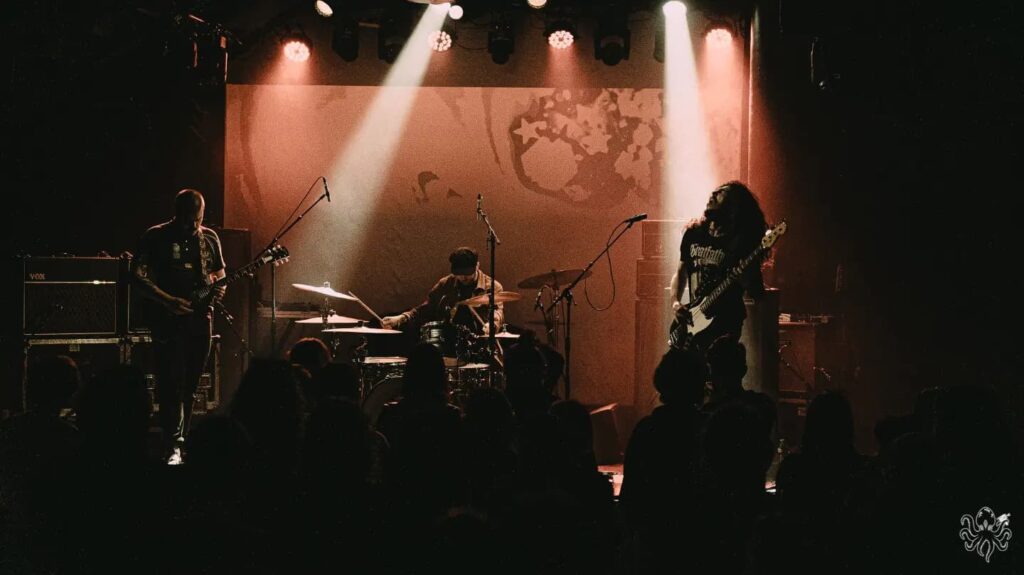 French heavy psych/fuzz rock trio Occult Hand Order share a live ...