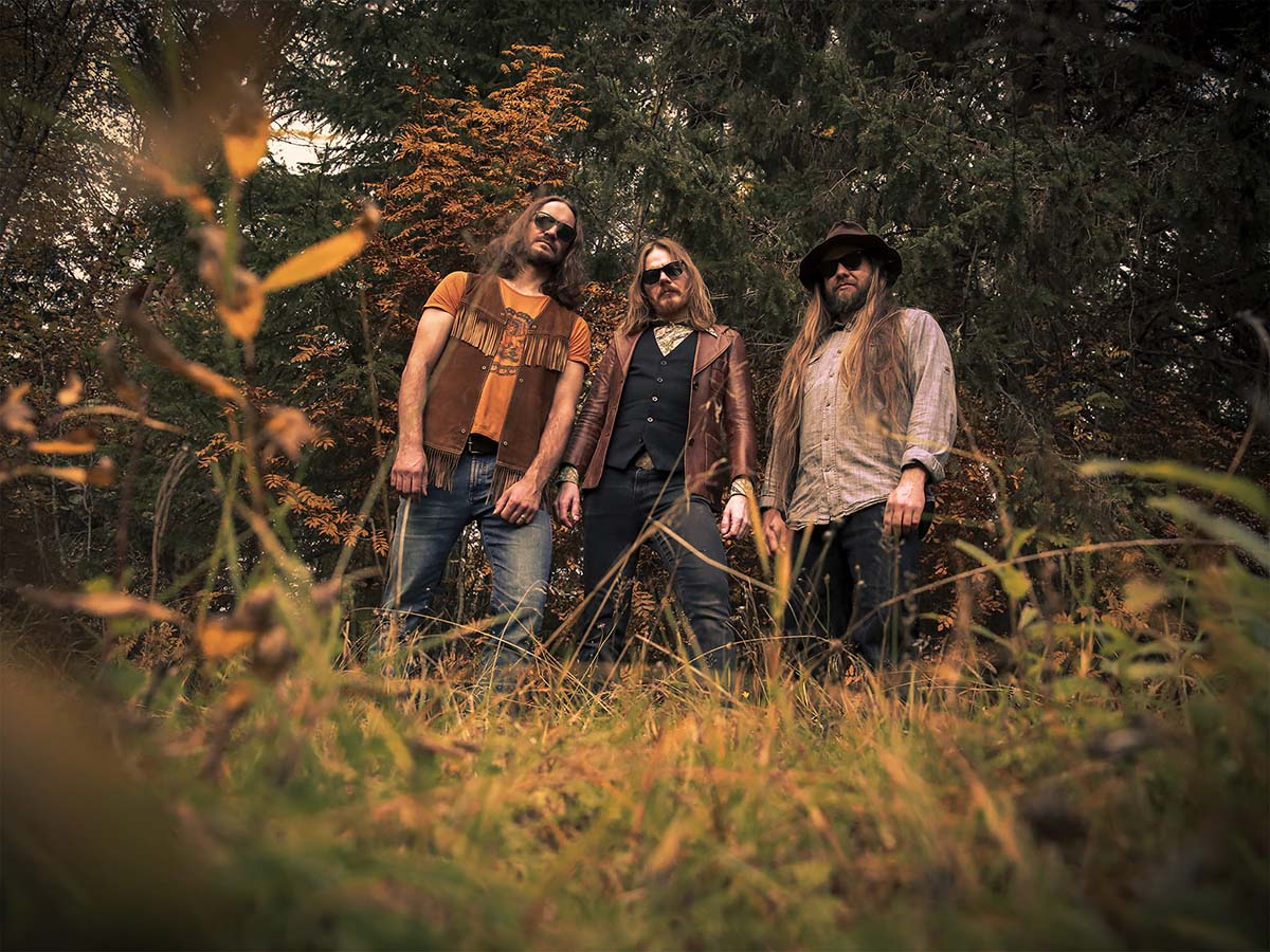 Finnish heavy blues/alternative/fuzz rockers Moonshine Mojo return with ...