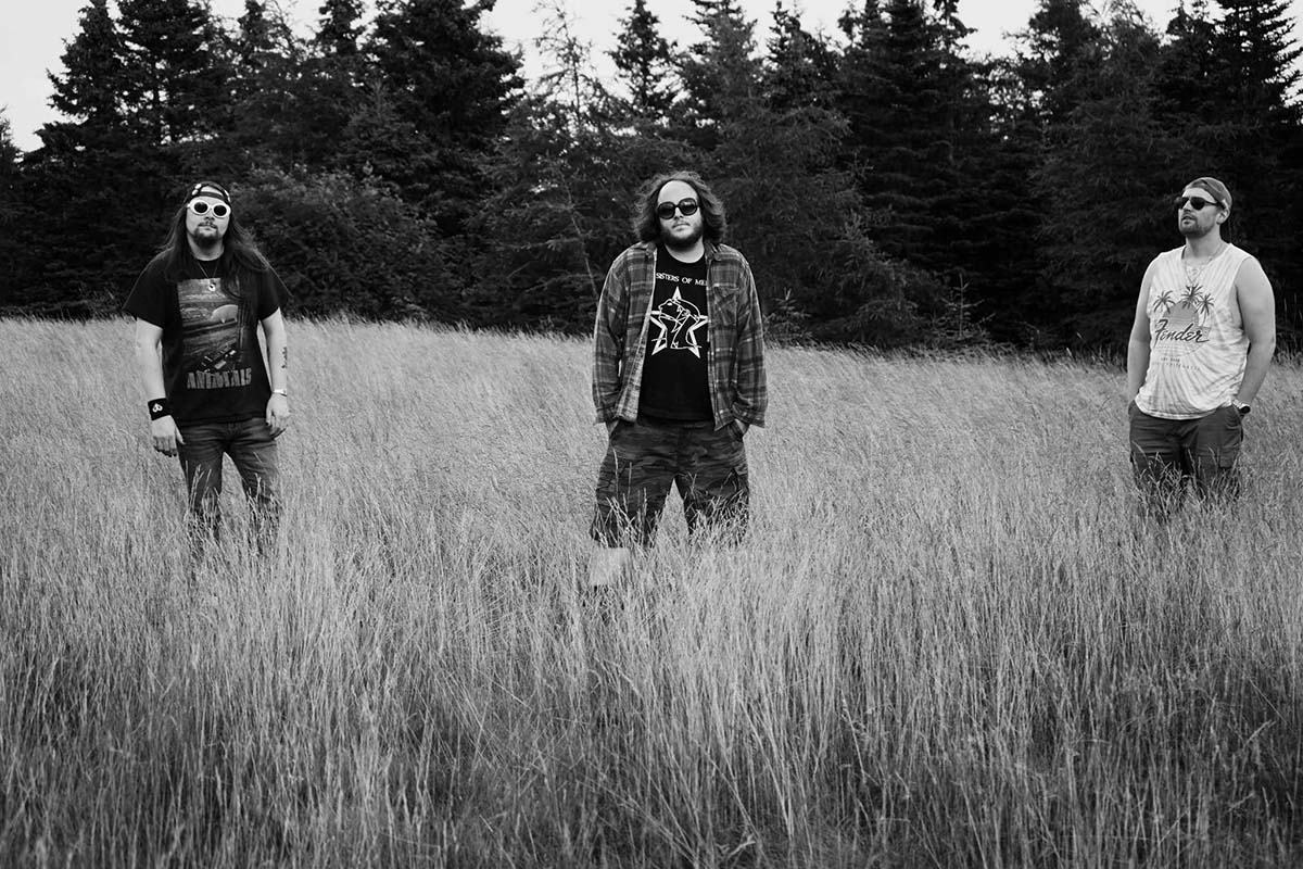 Canadian grunge/stoner rock trio Jaded Truth presents their new EP ...