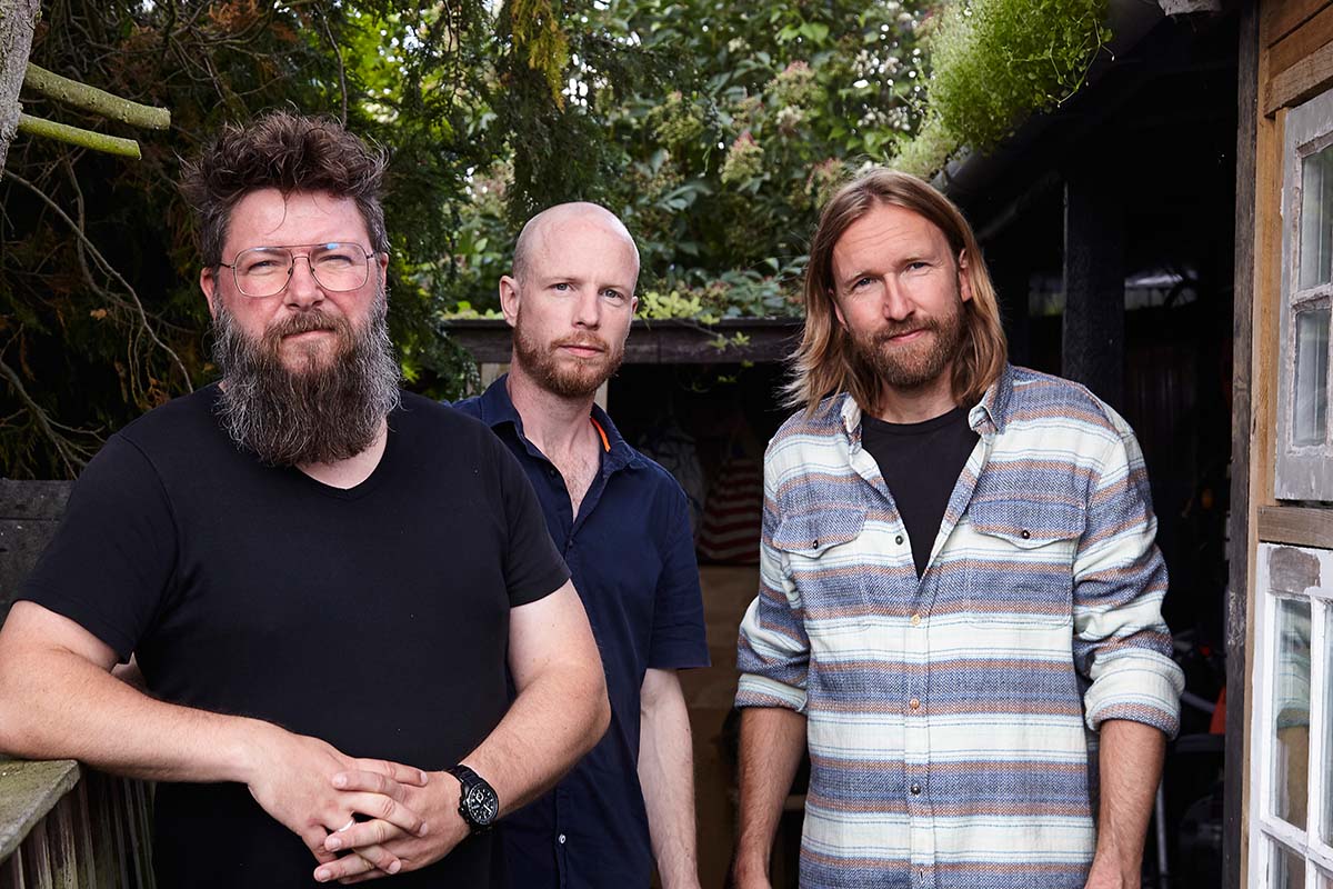 Danish instrumental rock trio Karambolage releases debut album »Prås ...