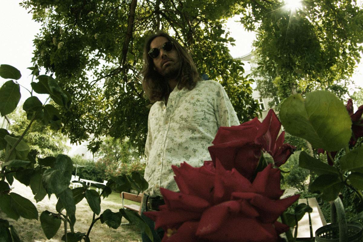 Listen to new solo album »Spirit« by Danish-French psychedelic folk ...