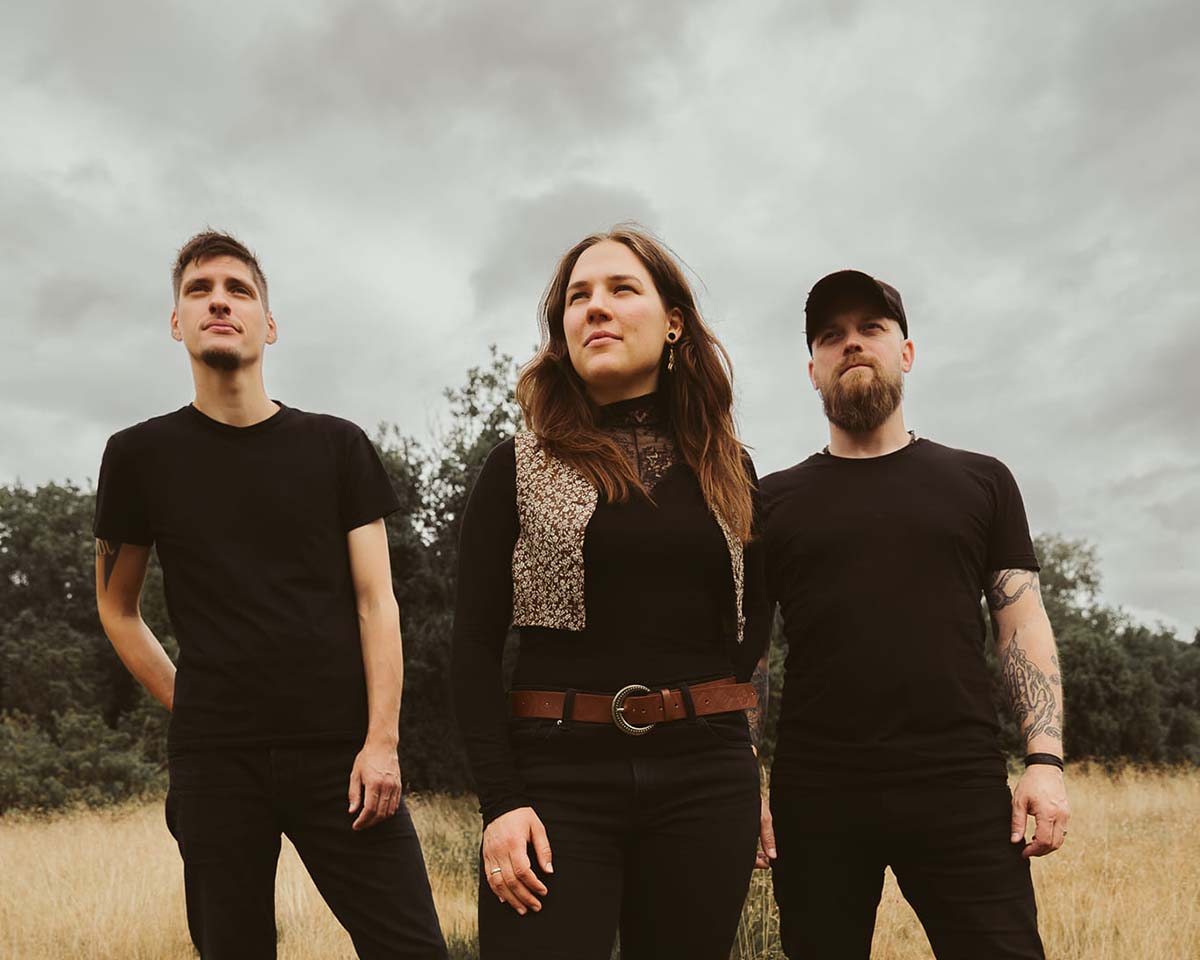German stoner rock trio Scorched Oak announces their sophomore album ...