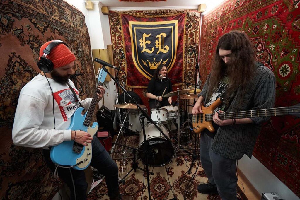 Risin Sabotage unveil live performance video for »Sabotage Rising« as ...