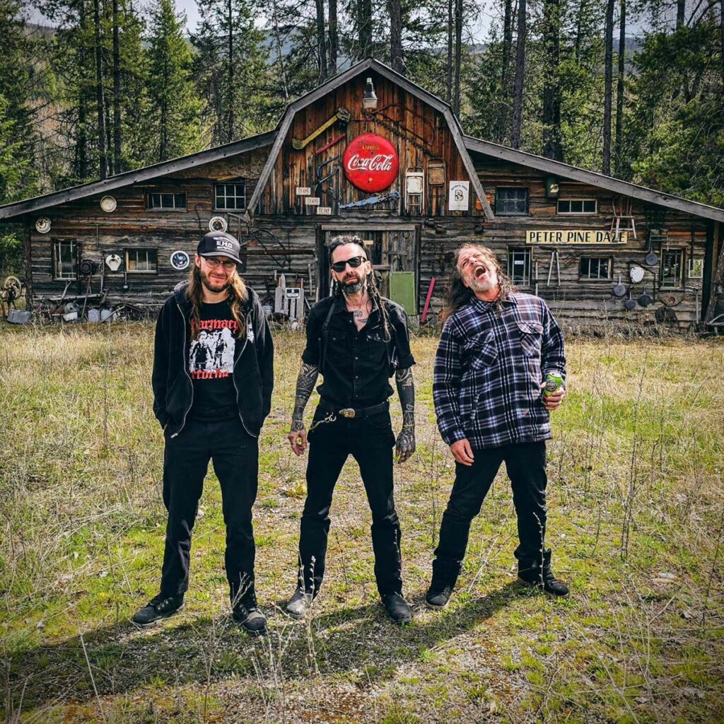 Canadian sludge metal trio Dopethrone premiere »Truckstop Warlock ...