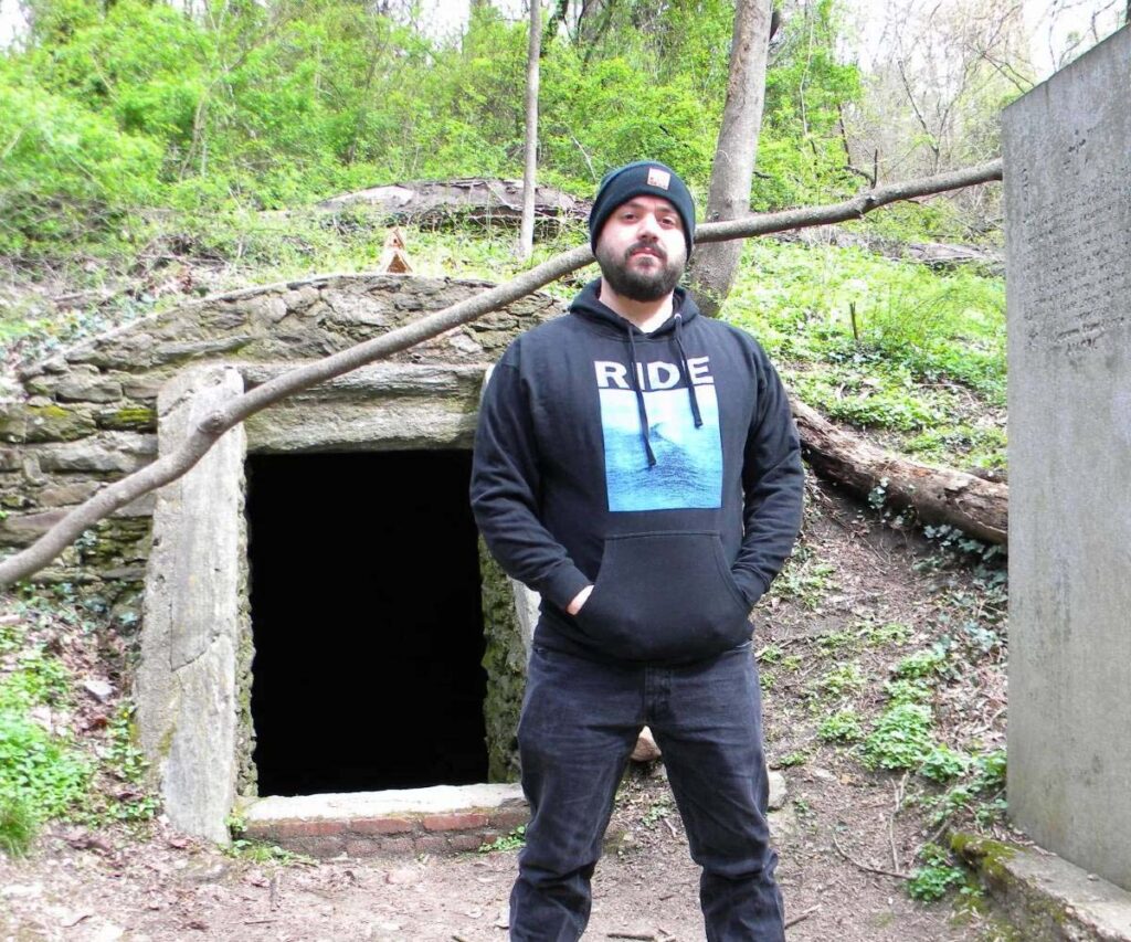 Mothman And The Thunderbirds stream sophomore album »Portal Hopper ...