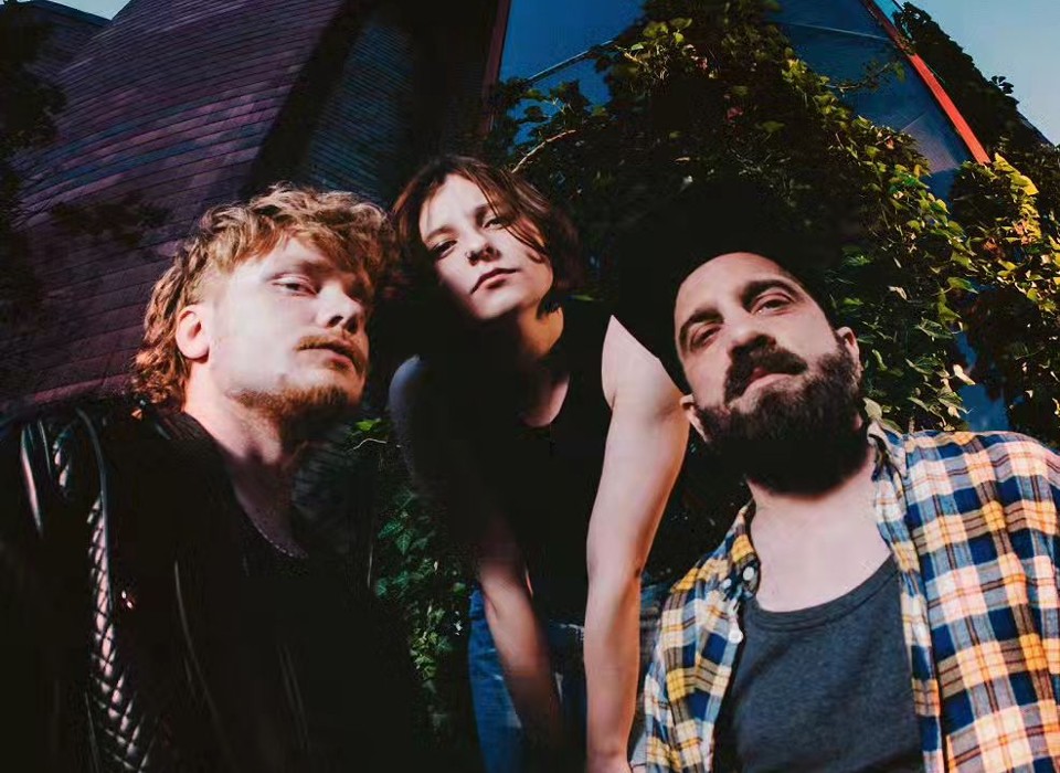 Doomed Confessionary: Andrej, Gašper & Gaja (Dunraven) – Doomed Nation