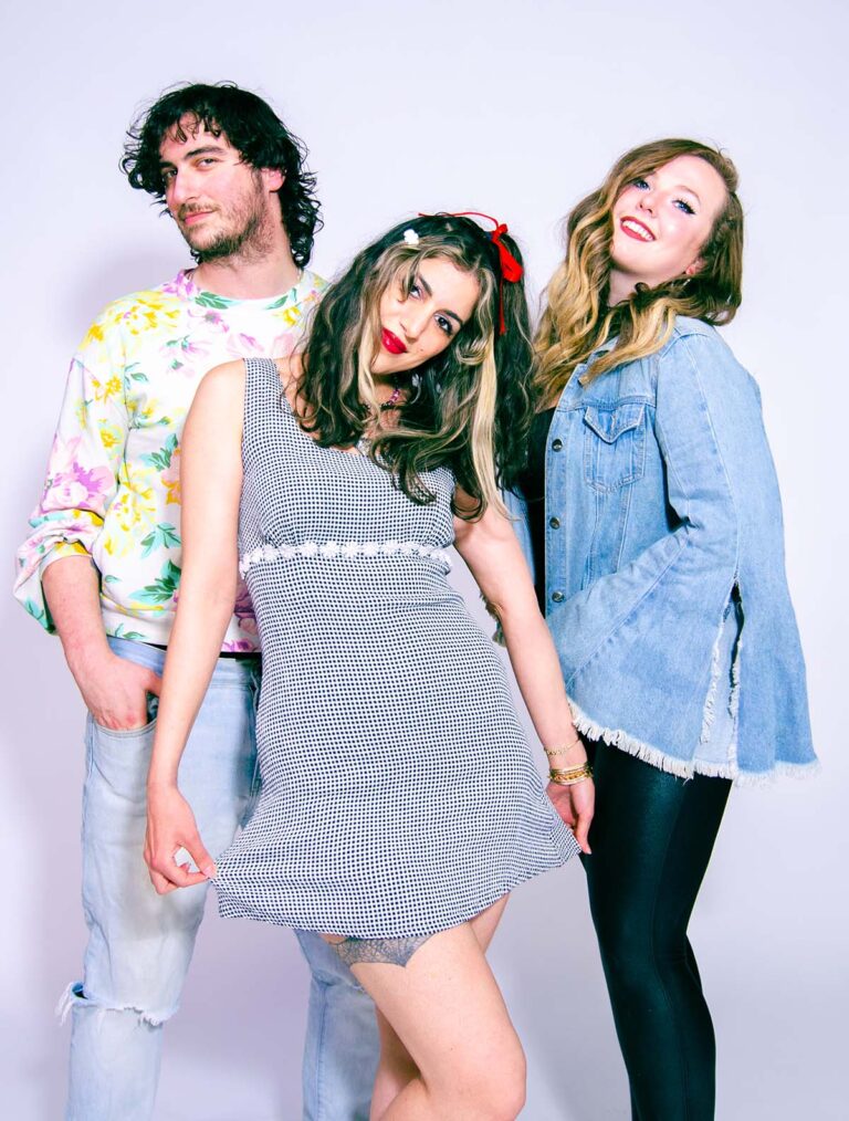 US alternative rock/grunge/punk trio Quinn The Brain dropped new four ...