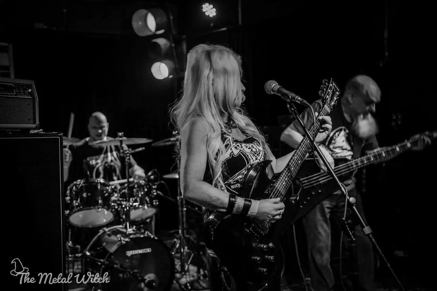 American female-fronted stoner/doom metal trio Hexecutioner released ...