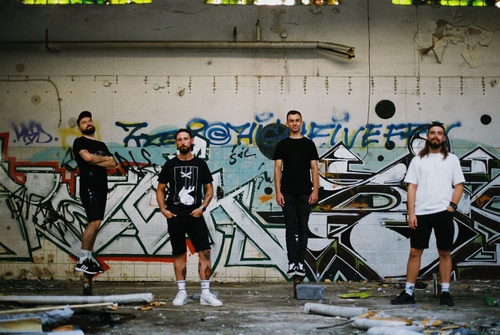 Polish alternative/desert rock outfit Tár released their debut EP ...