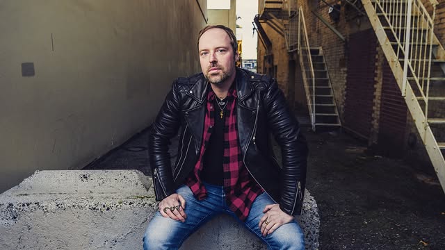 American solo artist Erik Hansen (Fallen Angels) stream his brand new EP »Seasons Of The Wind ...