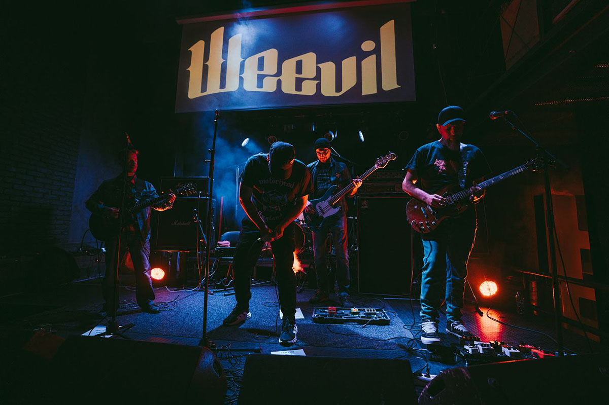 Greek heavy rockers Weevil unleashed their debut album »Easy Way ...