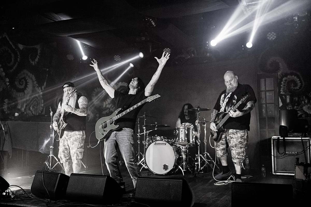 US metal supergroup Sun Dont Shine releases new single and music video ...