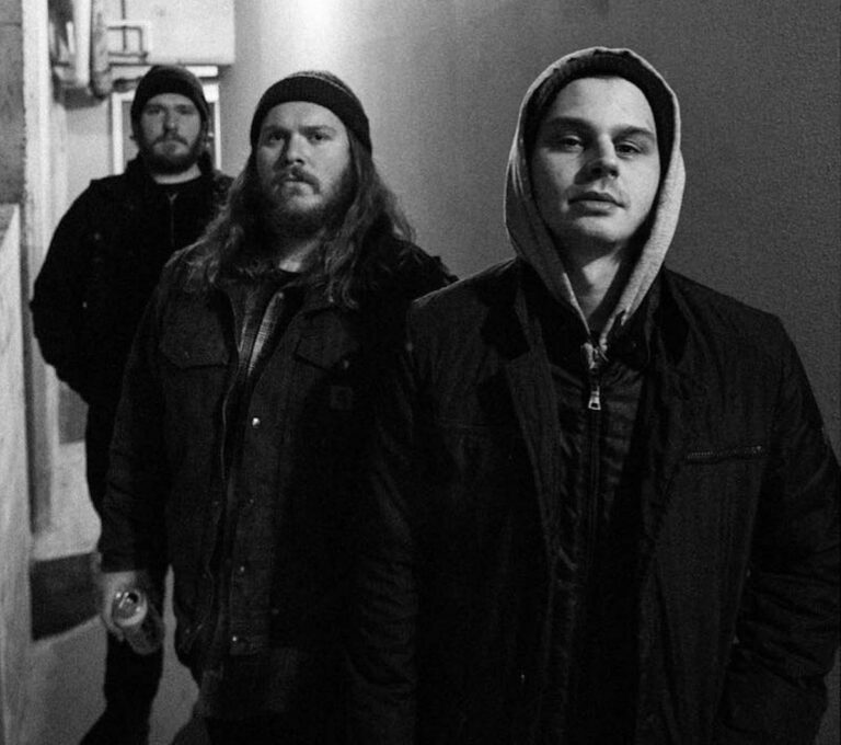 American sludge/doom metal trio Glasghote released their new self ...