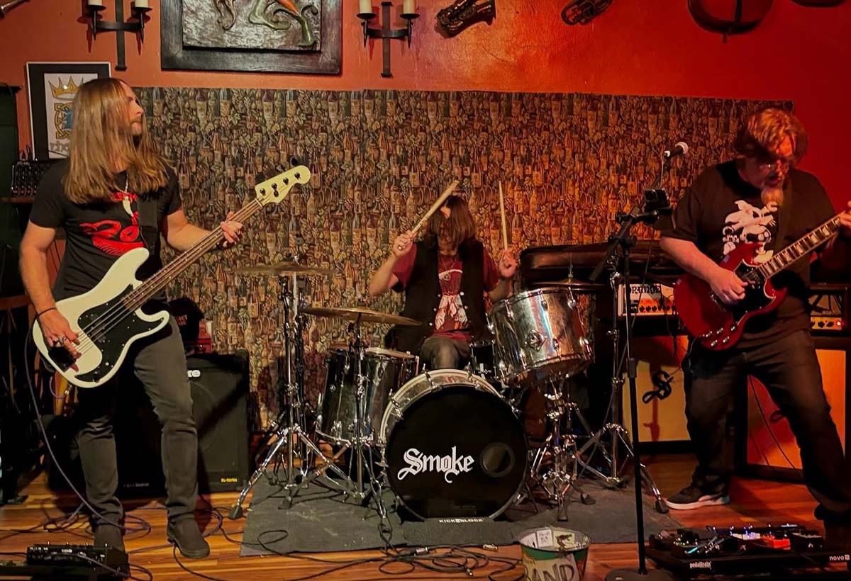 Bay Area stoner metal/hard rock trio Smoke released their self-titled ...