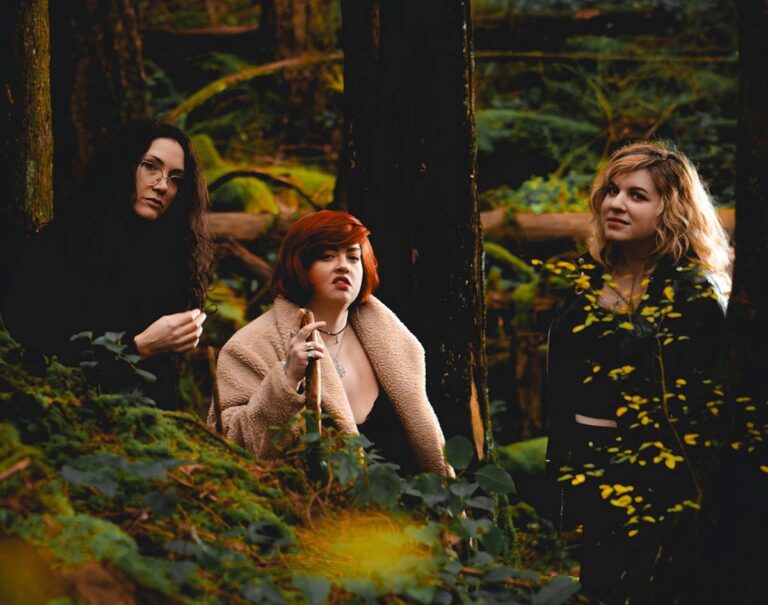 Canadian three-part harmony stoner doom trio Space Queen share first ...