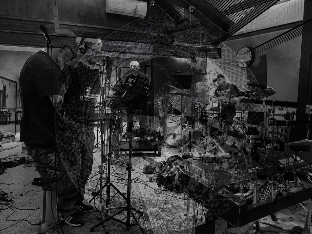 Scottish sludge/crust band Earth To Dust stream their debut full-length ...