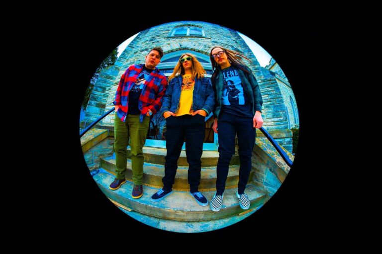 US heavy psych/doom metal trio Black Moon Cult premiere »Stoned Ape ...