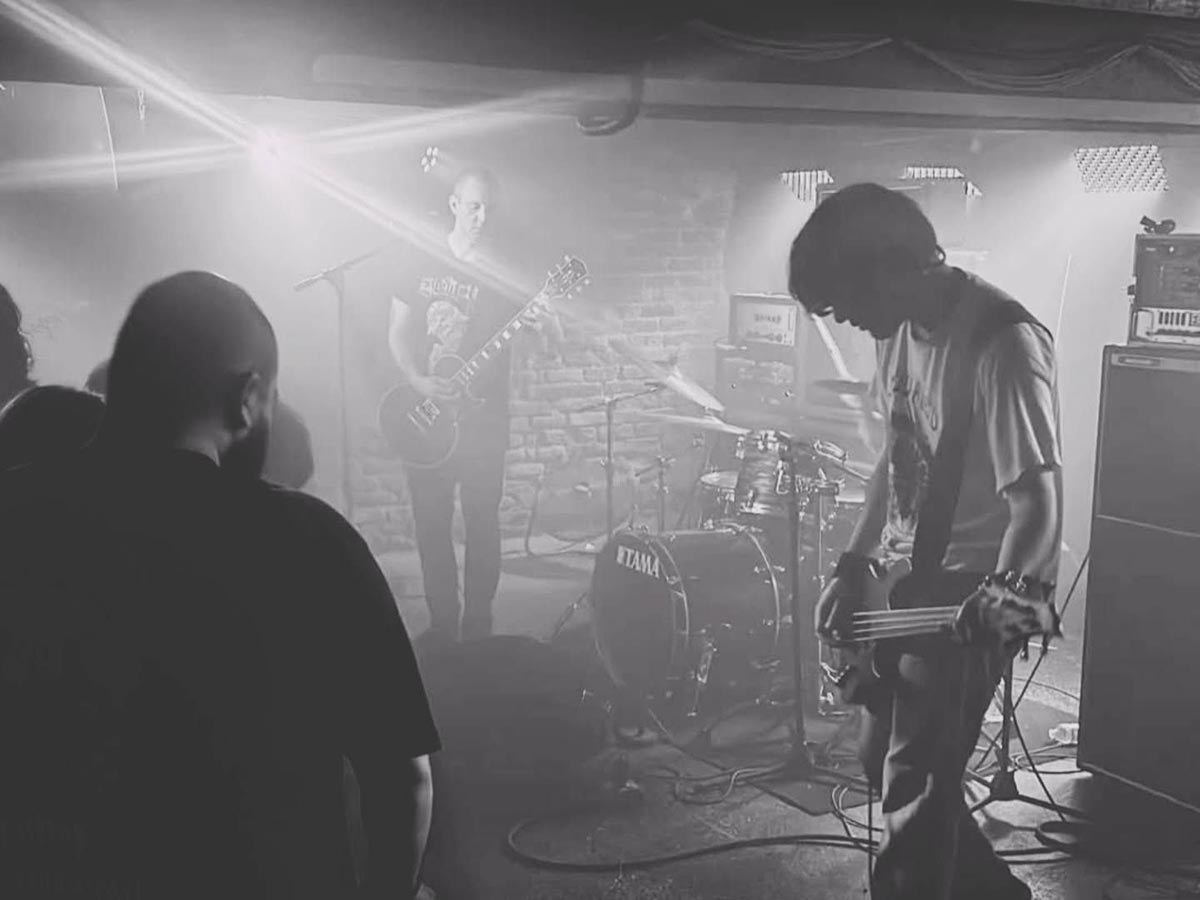 Californian doom/punk/sludge metal trio Parasite Caste return with new ...