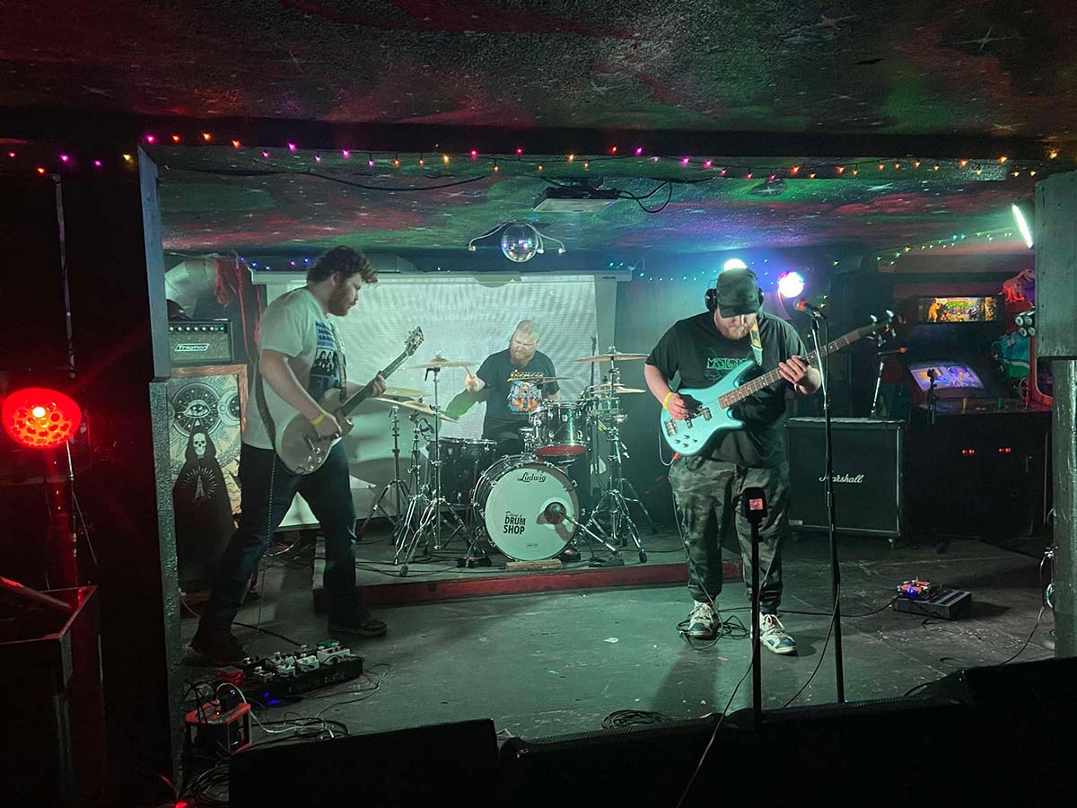 Canadian stoner metal band Altar Of The Fuzz presents their new album ...