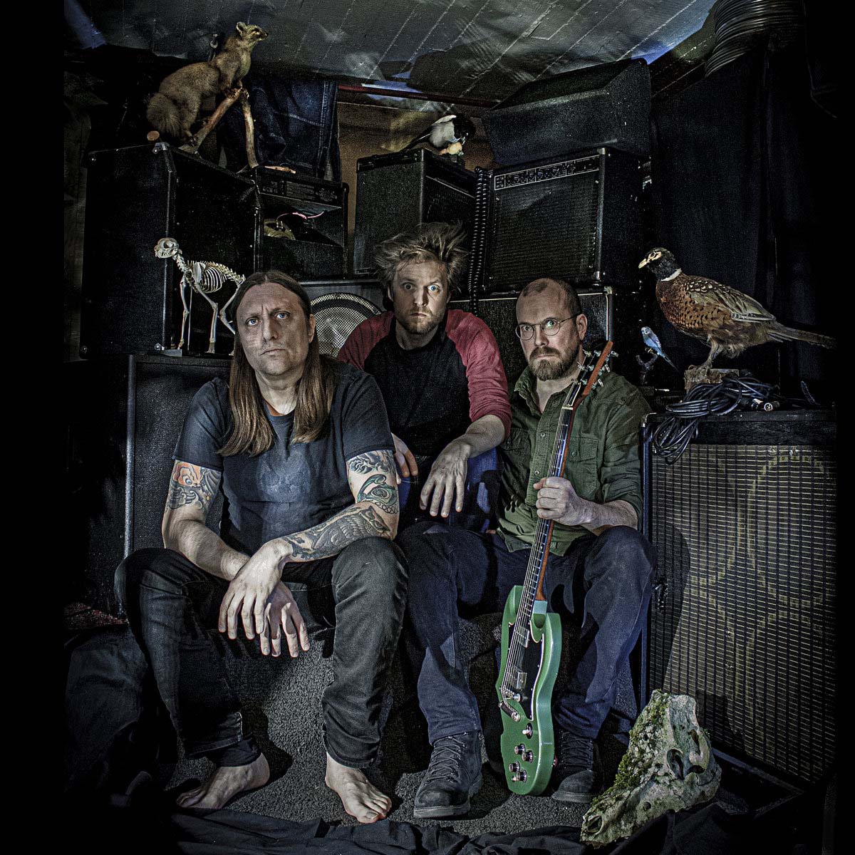 Finnish heavy rock/proto-metal trio Kuolemankello shares »Haaskalintu ...