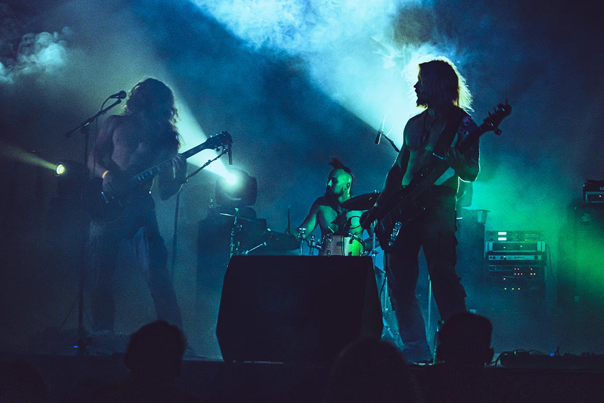 Russian psychedelic stoner/doom metal trio Shamayna stream their new ...