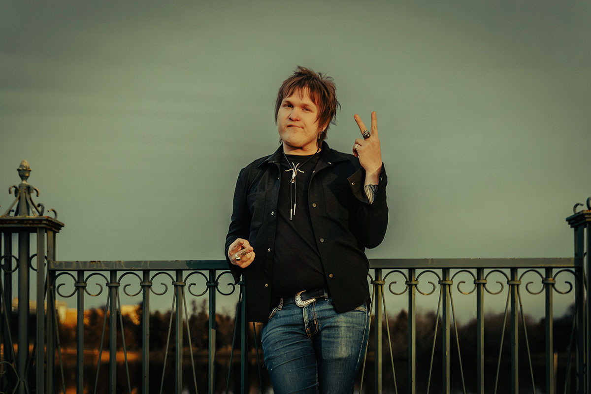 Micah and the Mirrors »Hungry Hungry Heart« music video offers the ...