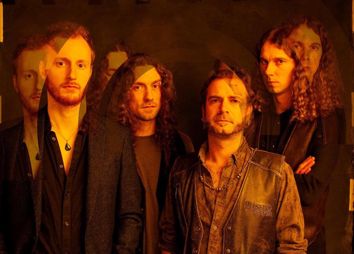 French dark rockers Cabaret Fantôme share new single »Maison des ...