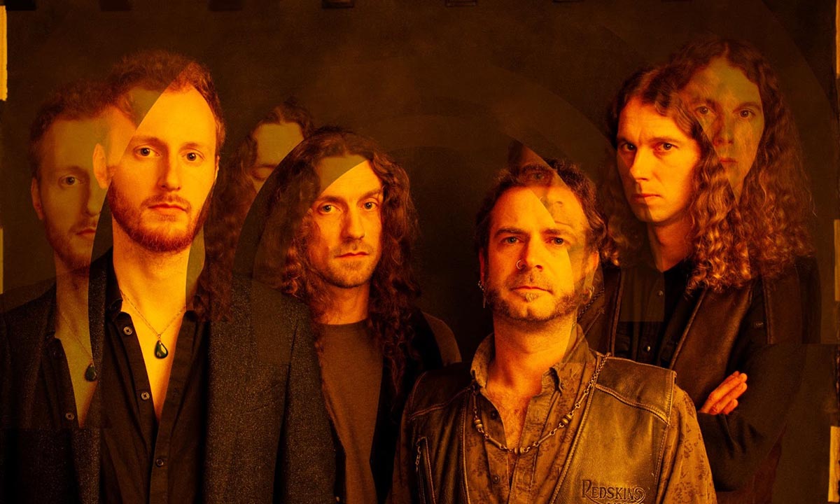 French dark rockers Cabaret Fantôme present their debut album »Hollow ...