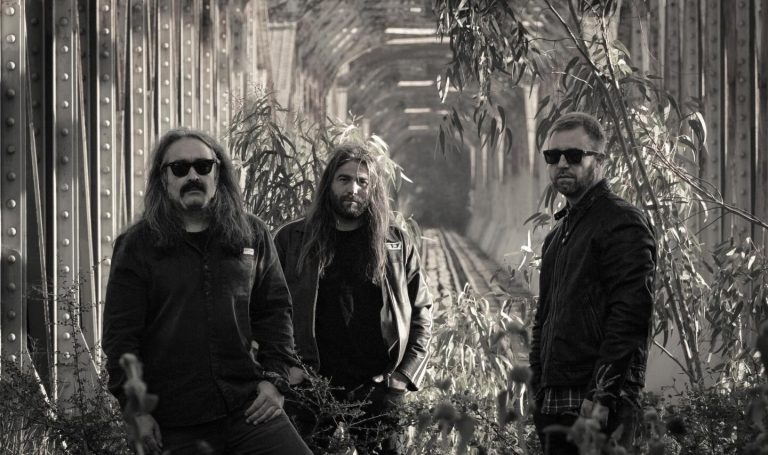 Greek progressive grunge trio Perfect Mess presents their new five ...